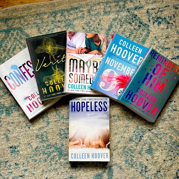 Other | Colleen Hoover Books Likenew Condition Hopeless Has A Small ...